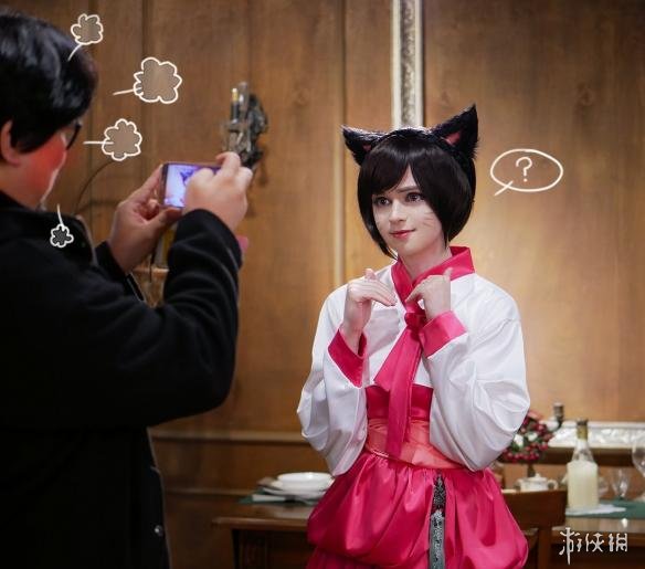 女装大佬Sneaky COS“高丽风情”阿狸 美腿颇有杀伤力！_八卦趣闻_新浪游戏_新浪网