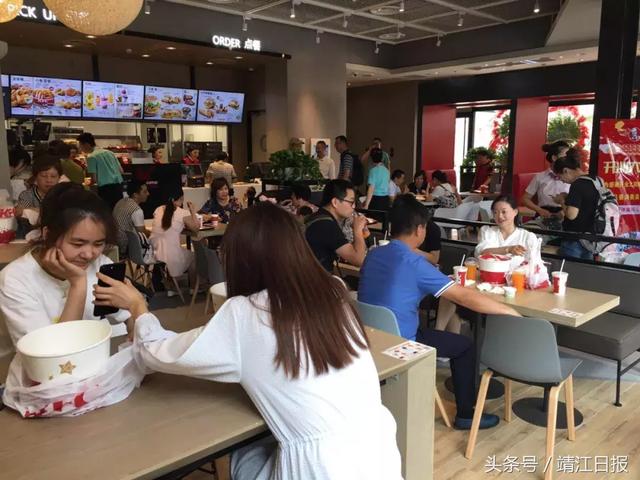 坐在汽车里买KFC？靖江首家肯德基汽车穿梭餐厅开业啦！