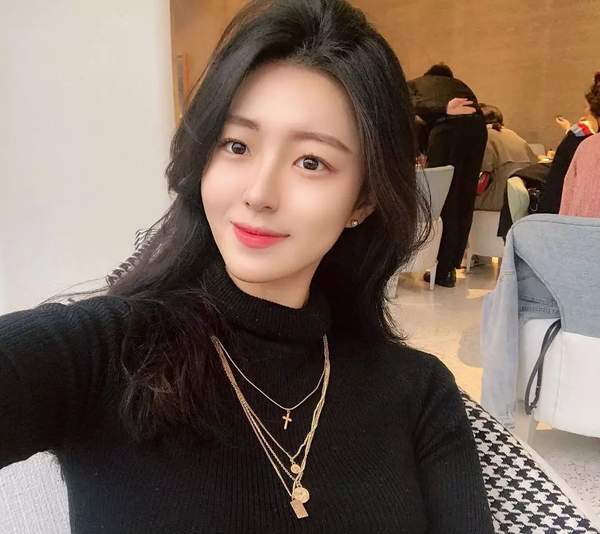 韩国气质型美女海量福利美照 肤白貌美，身材高挑_新浪游戏_手机新浪网