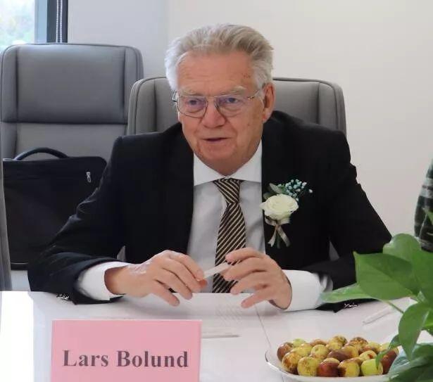 青大华赛研究院聘请Lars Bolund教授为战略科学顾问|再生医学_新浪新闻