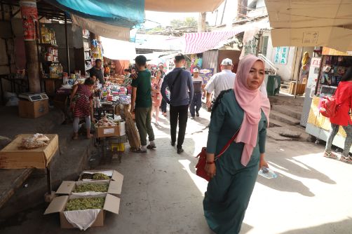 丝绸之路品牌万里行day11｜镜头下的中亚最大巴扎，异域风情里的商业世界|丝绸之路|奥什|大巴扎_新浪新闻
