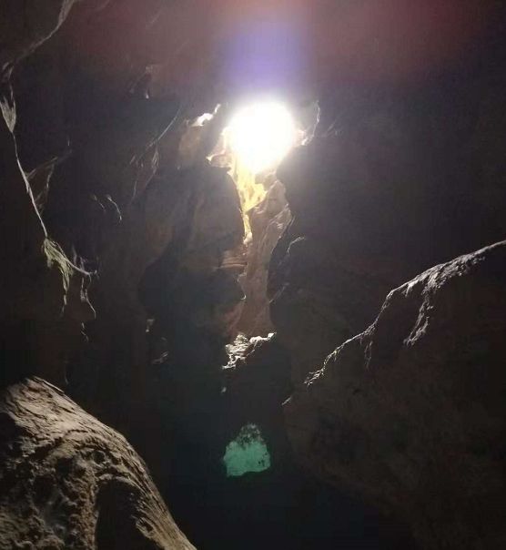 万州周边惊现一地下水洞，长达9公里，连探险队员也害怕……