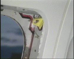 6个步骤轻松掌握A320翼上紧急出口|控制杆_新浪新闻