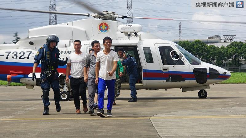 台风东海两渔船遇险 直升机出动4架次救船员30人_中国网