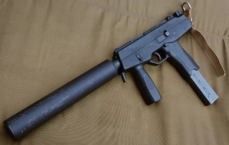 CS被叫“B31”的冲锋枪什么来头？TMP竟然是一支手枪？｜轻武专栏|冲锋枪|斯太尔|手枪_新浪新闻