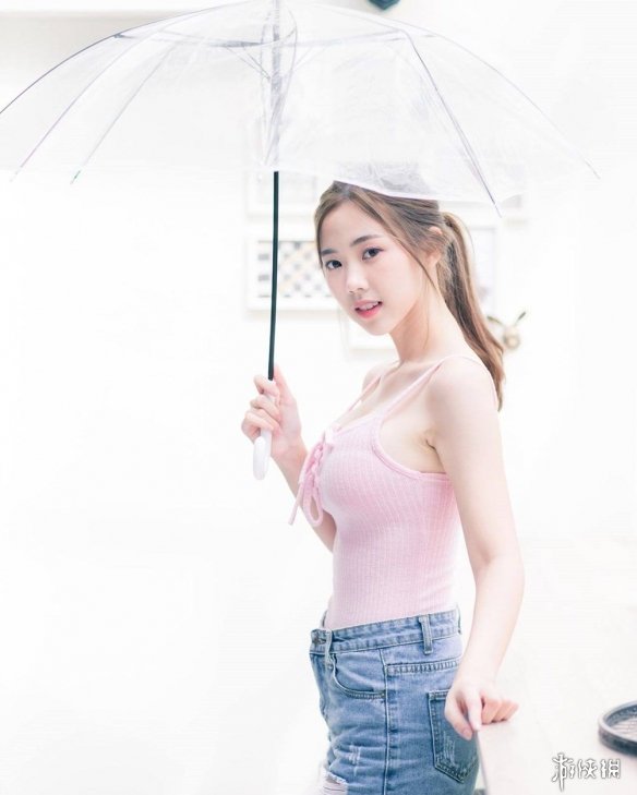 E罩杯大长腿令人无法自拔!泰国甜美嫩模性感美照新浪游戏手机新浪网