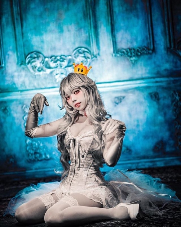 电眼樱唇玉齿微露颜迷人 韩国美女Coser Dami美图赏_新浪游戏_手机新浪网