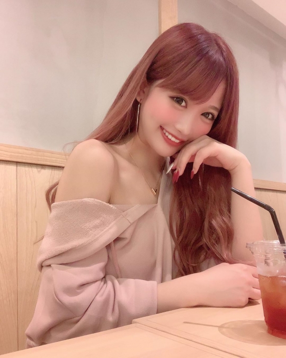 次时代辣妹超绝可爱!日杂00后人气模特伊藤桃々美图新浪游戏手机新浪网