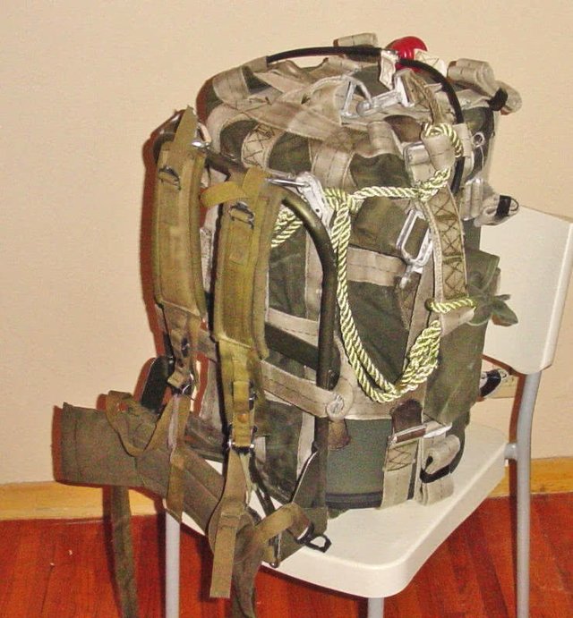 小到可以随身携带：冷战奇葩的背包核弹是如何使用的？_手机新浪网