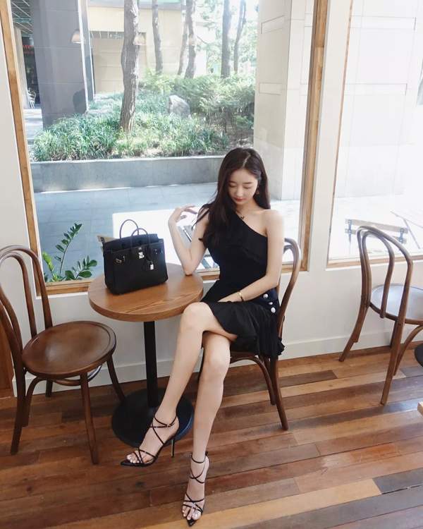 韩国极品美腿正妹最新福利美照 S型曲线惹人疯狂_新浪游戏_手机新浪网