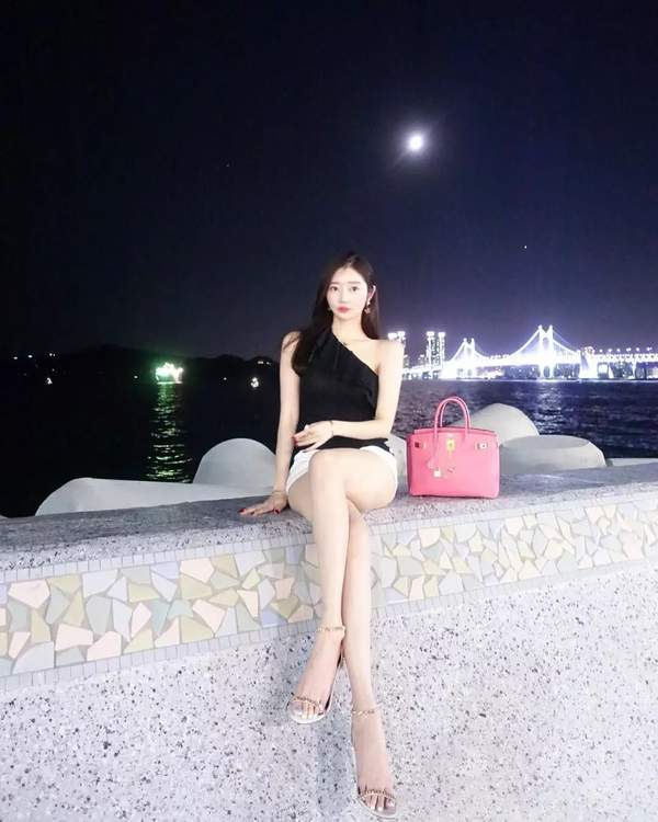 韩国极品美腿正妹最新福利美照 S型曲线惹人疯狂_新浪游戏_手机新浪网