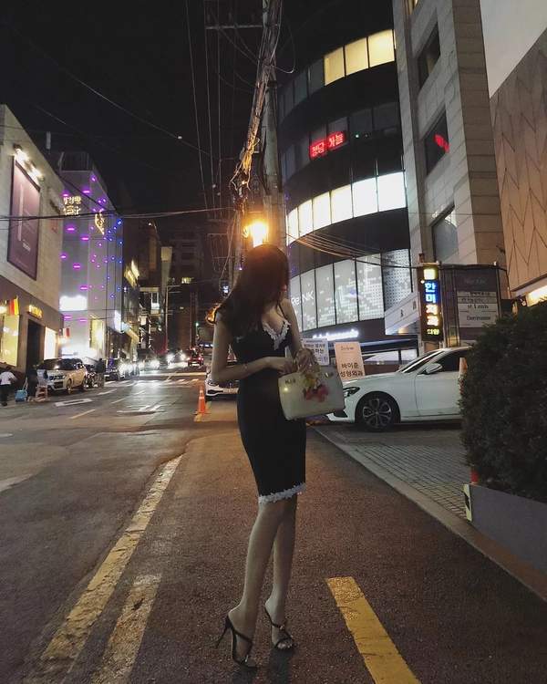 韩国极品美腿正妹最新福利美照 S型曲线惹人疯狂_八卦趣闻_新浪游戏_新浪网