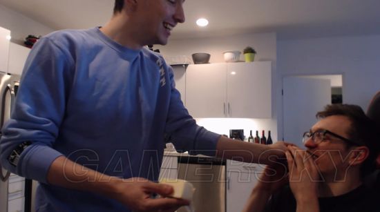 《守望先锋》带艺术家：Sideshow与Bren吃Ameng土豆_新浪游戏_手机新浪网