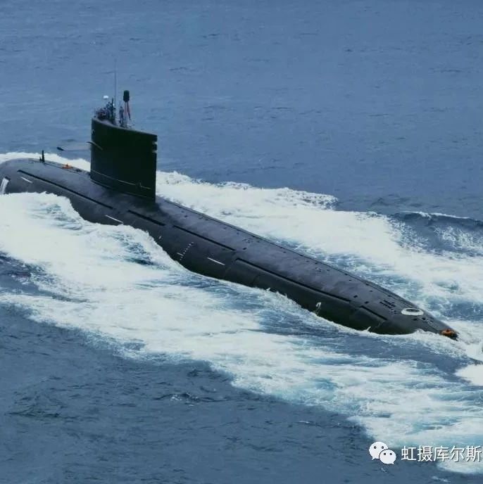海上阅兵首度曝光093B攻击核潜艇，打击范围覆盖关岛_新浪新闻