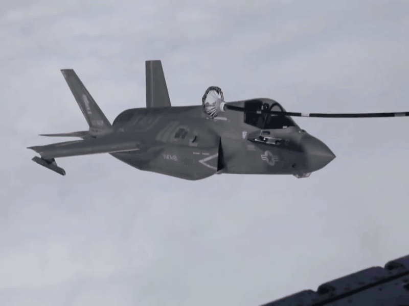 每架降至8000万美元！洛马公司接收60亿元美元启动F-35批次采购|模拟器|洛克希德-马丁|战机_新浪新闻