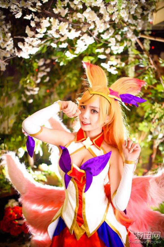 韩国美女Cos《LOL》星之守护者阿狸 仙气十足美若天仙_新浪游戏_手机新浪网