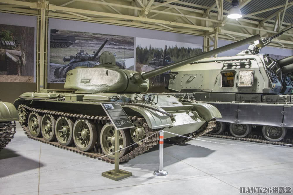 钻进T-44中型坦克 感受T-34接班人内部“宽敞”空间_手机新浪网