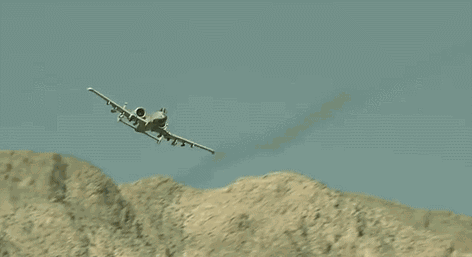 中国为什么不装备A-10这种廉价攻击机？反倒是美国用的挺乐呵|制空权|战役_新浪新闻