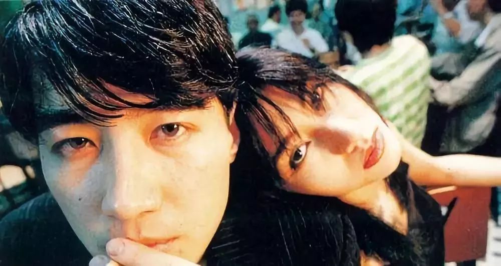 他是王家卫的御用摄影师，拍出了张曼玉、梁朝伟、张国荣最性感的一面|杜可风|王家卫|摄影师_新浪新闻