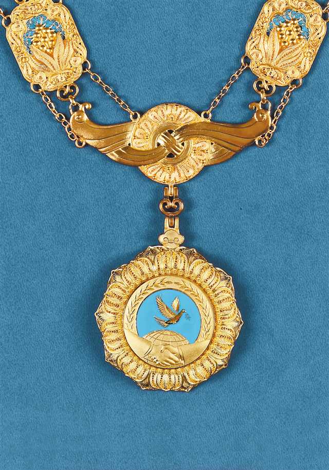 我国将首次颁授中华人民共和国“友谊勋章”|颁授|勋章|友谊_新浪新闻