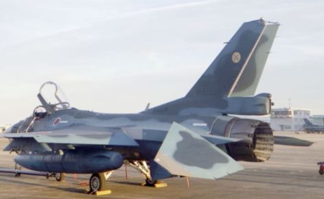 日本2架F2战机空中“剐蹭” 尾翼受损有零件掉落|战机|尾翼|受损_新浪军事_新浪网