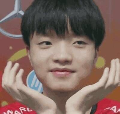 18岁的反应有多快？ Iboy在S8的神级操作，秀到解说都服老！_新浪游戏_手机新浪网