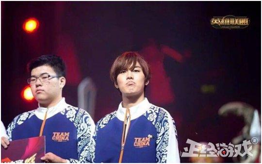 LPL队员着S8出征服亮相！UZI小虎成买家秀！MLXG像哈利波特_新浪游戏_手机新浪网