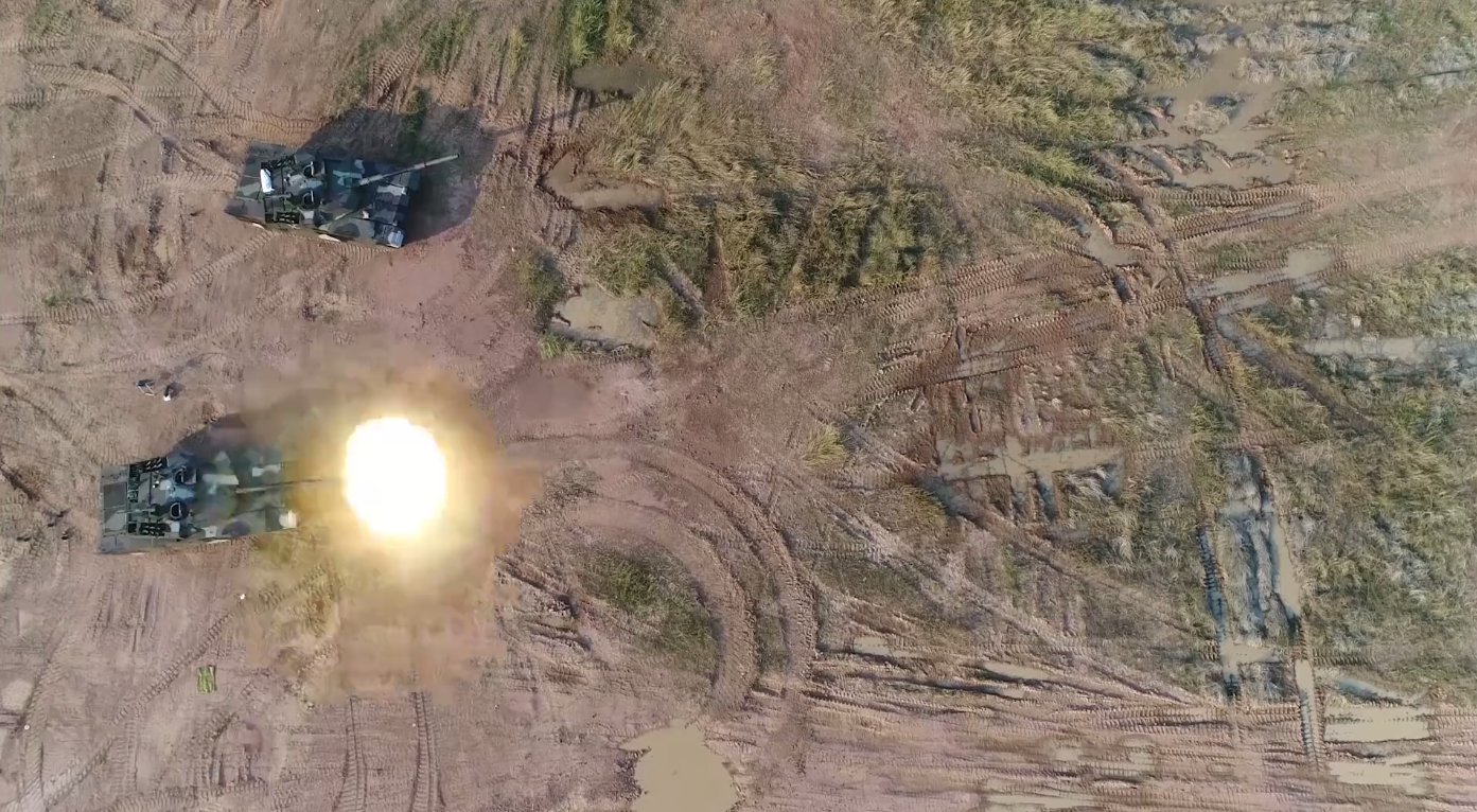 泰国版中国造VT4内部全公开 豪华度堪比隐身战机座舱_手机新浪网