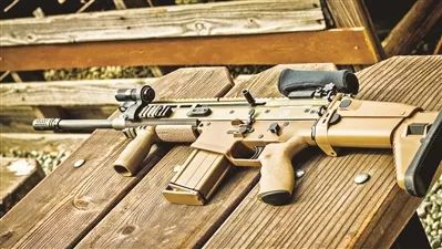 在这部超燃军事大片里，哪款武器装备“点燃”了你？|突击队|摩洛哥|狙击手_新浪军事_新浪网