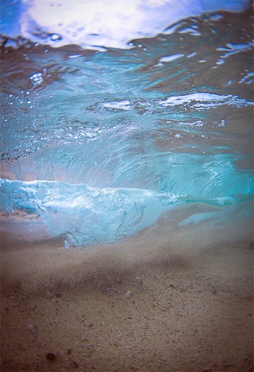 一首节奏轻快的《The Saltwater Room》祝大家元宵快乐~