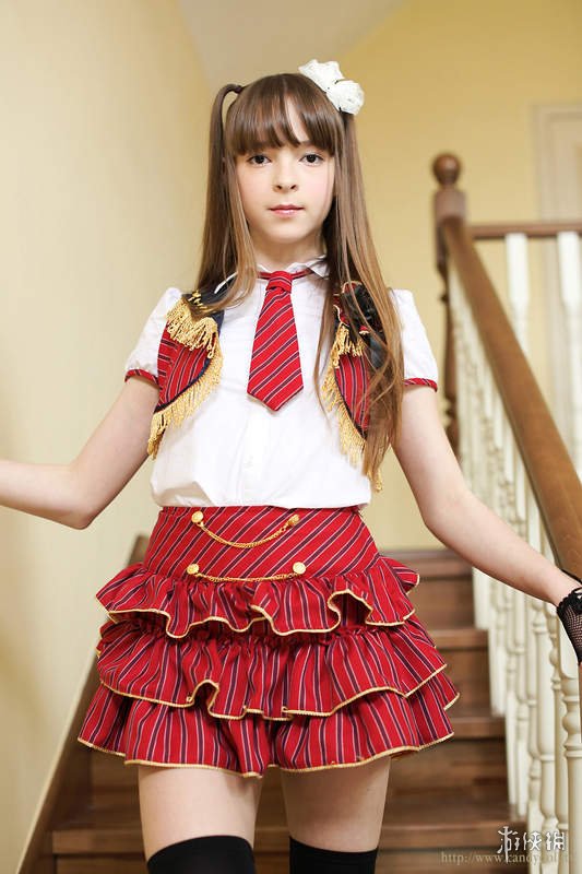 16岁俄罗斯美少女长大了！黑丝萝莉变身比基尼女郎_八卦趣闻_新浪游戏_新浪网