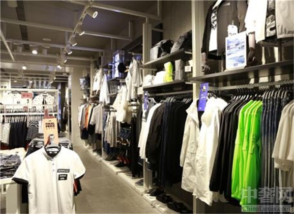 KM拥有丰富的产品 多样选择让人倾心不已|品牌|时尚|产品_新浪新闻