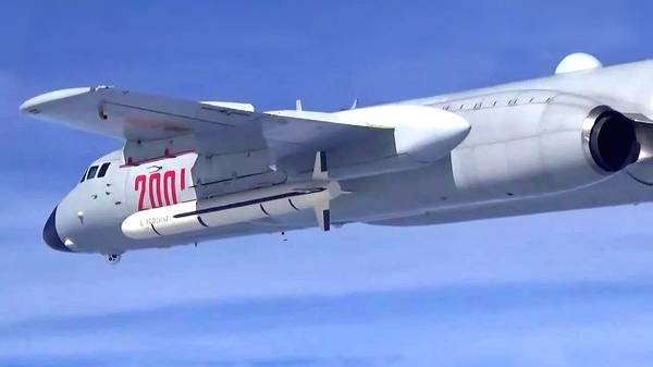 中国空军新视频，一行字特震撼：已跨入空天一体作战时代！_手机新浪网