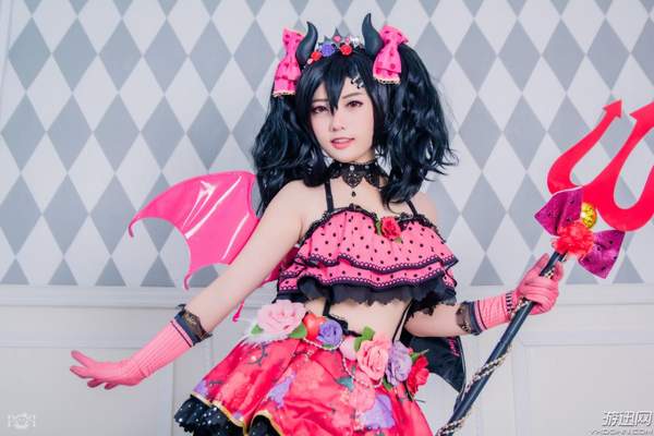 越南萌妹COS《Love Live！》 俏皮可爱，诱惑十足(图)_新浪游戏_手机新浪网