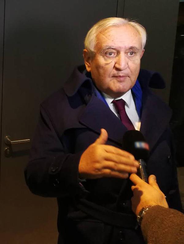 马克龙访华 法国前总理：与中国合作着眼长远未来|马克龙|拉法兰|访华_新浪新闻