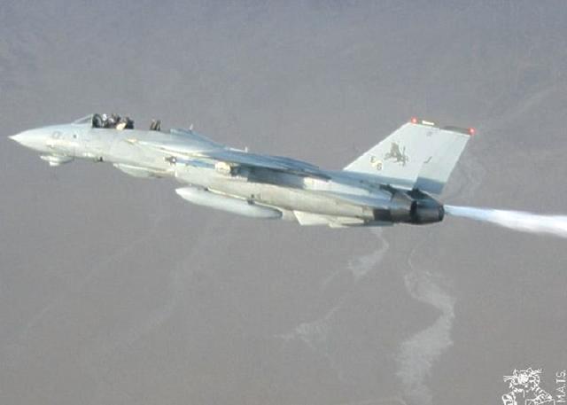 美国海军F-14战机敞篷飞行记 背后原因让人哭笑不得_手机新浪网