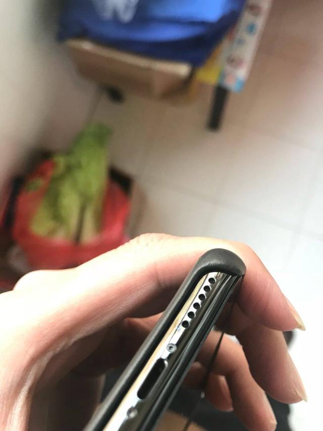 万元iPX又曝新问题！边框氧化变蓝色：还是深空灰