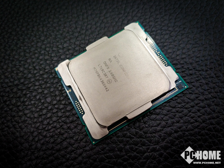 18核心有多残暴？Intel酷睿i9 7980XE处理器评测_手机新浪网