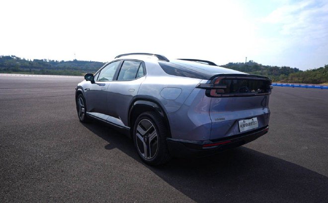 智慧可变SUV 长安启源E07上市售19.99万元起-新浪汽车