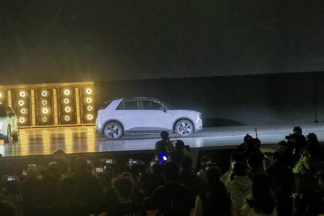 蔚来2024 NIO Day 蔚来ET9上市 萤火虫开启预售-新浪汽车
