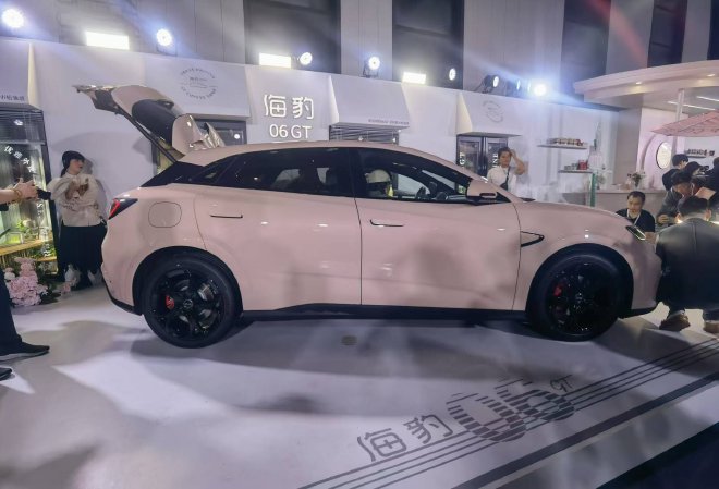 售13.68万元起 比亚迪海豹06GT正式上市-新浪汽车