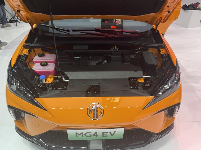 2024北京车展探馆：MG名爵EXE181/MG4 EV/MG Cyberster亮相-手机新浪汽车