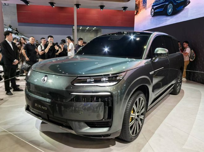 2024广州车展：腾势Z9与腾势N9车型-新浪汽车