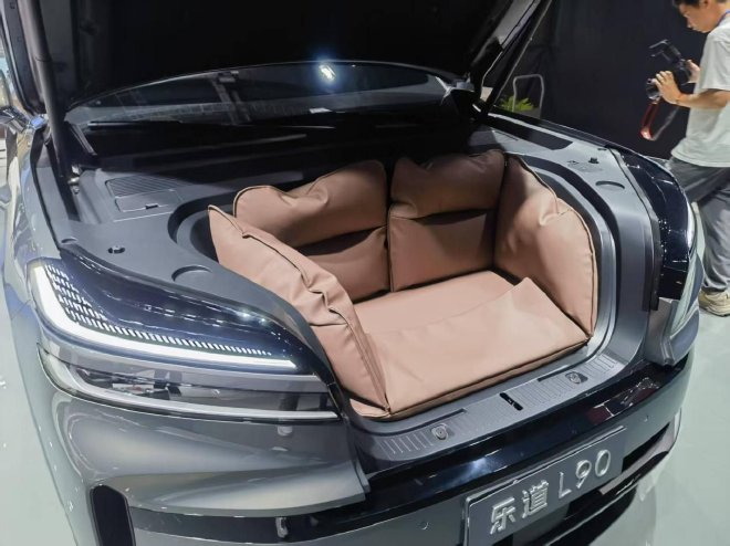 2025上海车展：乐道L90正式亮相-新浪汽车