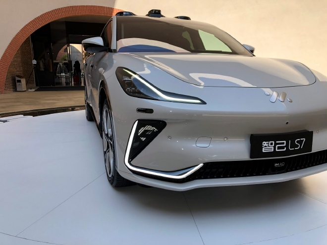 售价30.98-45.98万元 智己LS7正式上市-手机新浪汽车