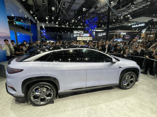 2023广州车展：比亚迪海狮07 EV首发亮相-手机新浪汽车