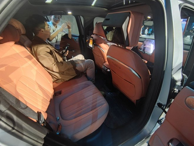 智慧可变SUV 长安启源E07上市售19.99万元起-新浪汽车