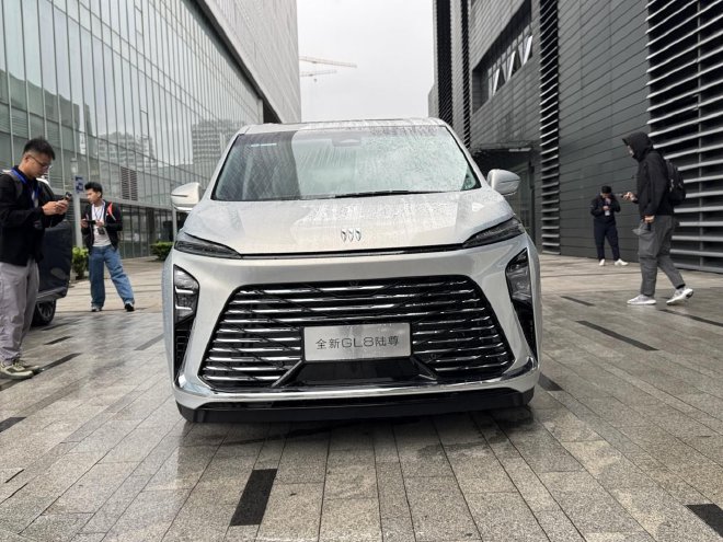 售价26.99万元起 别克全新GL8陆尊豪华上市-新浪汽车