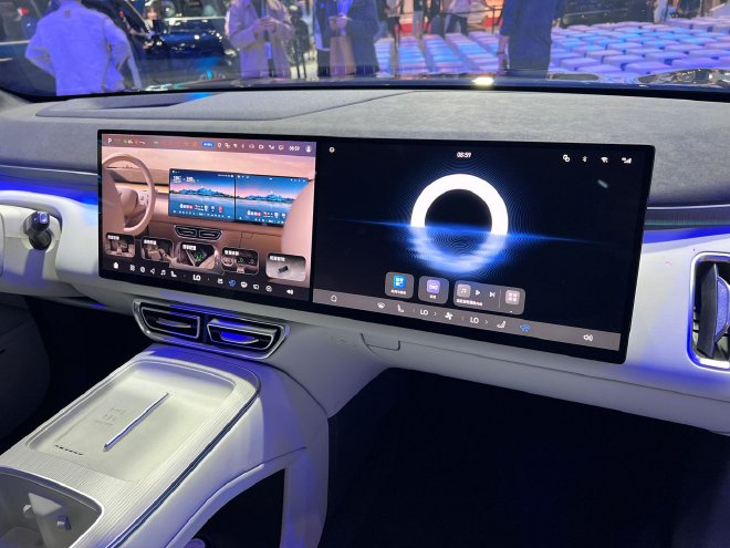 2025上海车展：深蓝S09预售23.99万起-新浪汽车