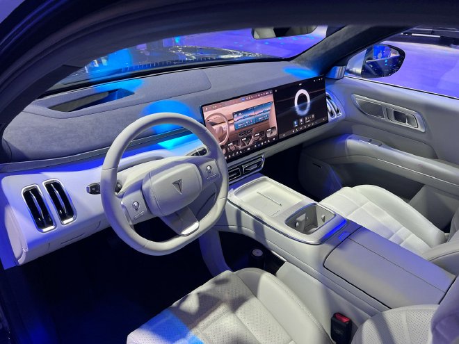 2025上海车展：深蓝S09预售23.99万起-新浪汽车